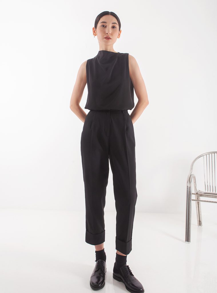 Straight-Cut Pants w Wide Cuffs - THE FORM