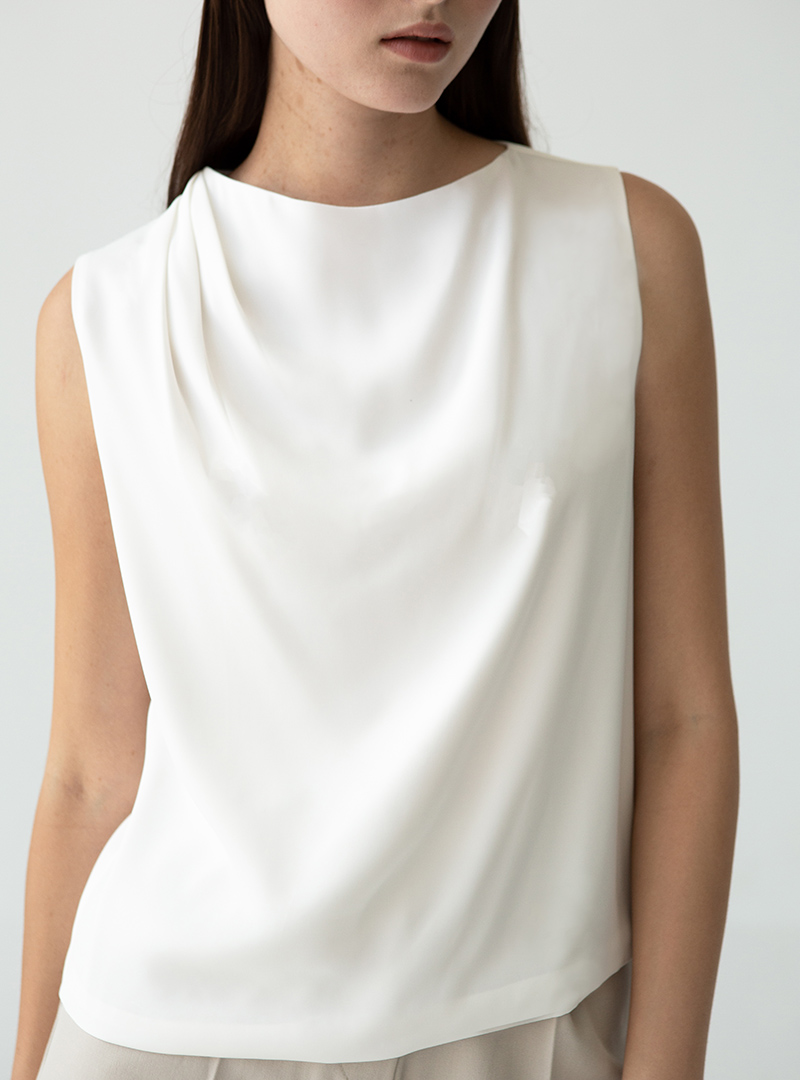 Drape-Neck Top w Pleats (Set A) - THE FORM