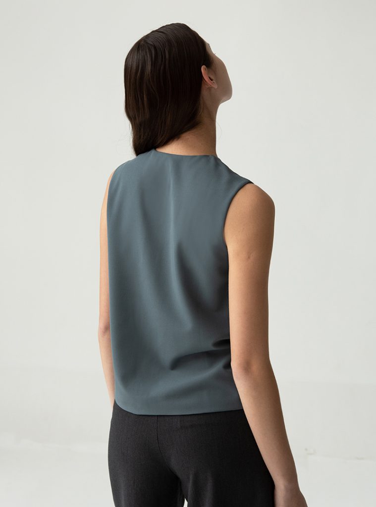 Double V-Neck Top 2.0 - THE FORM