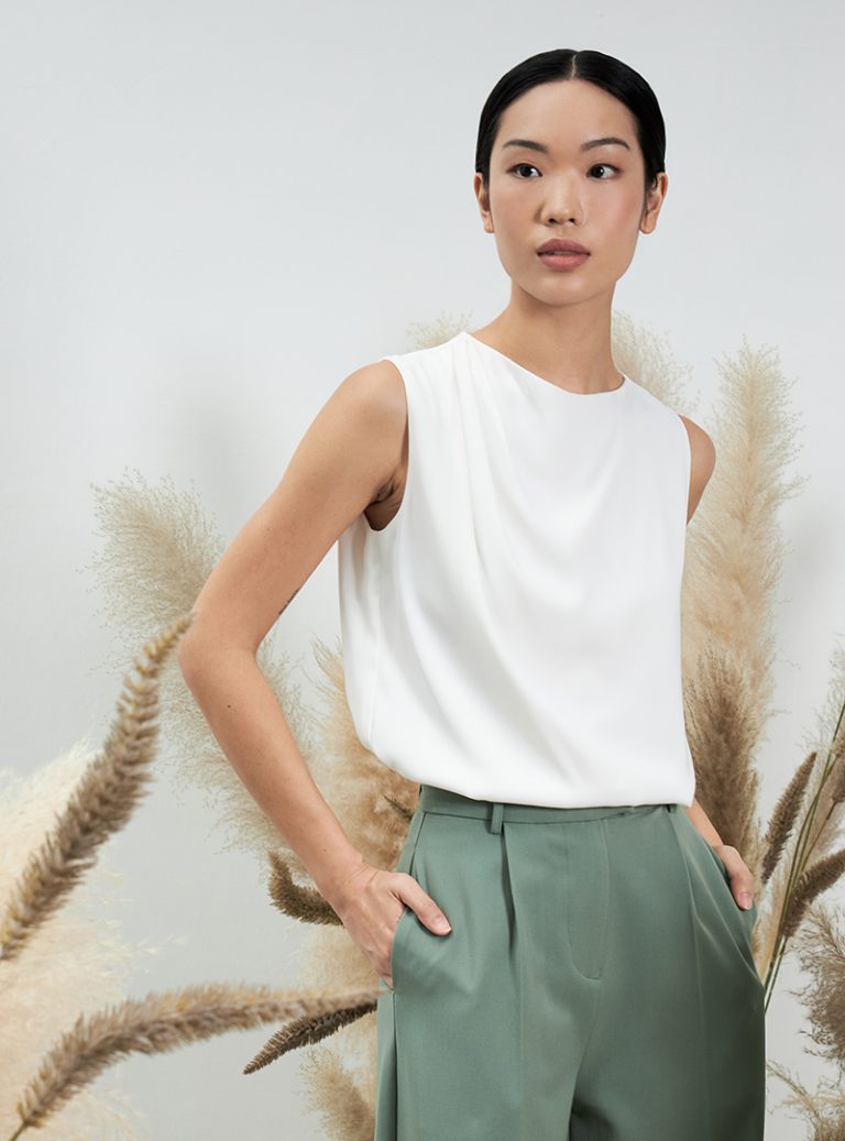 Drape-Neck Top w Pleats (Set A) - THE FORM