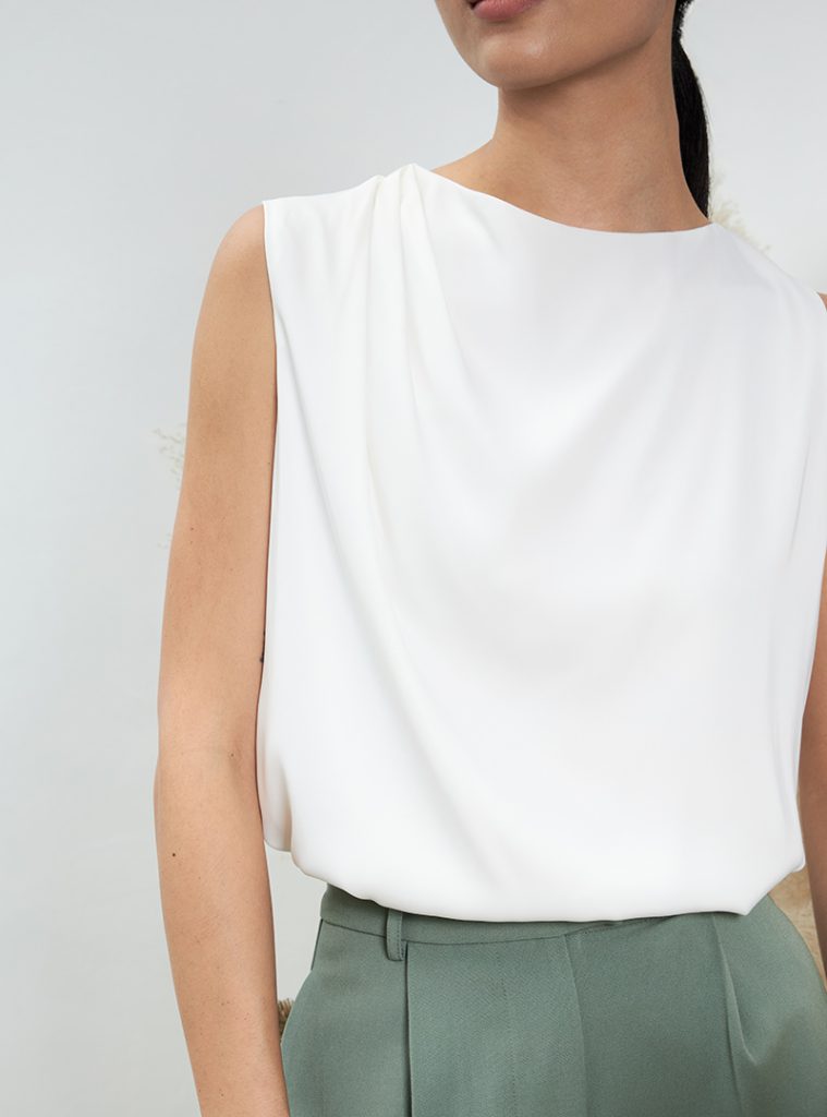 Drape-Neck Top w Pleats (Set A) - THE FORM