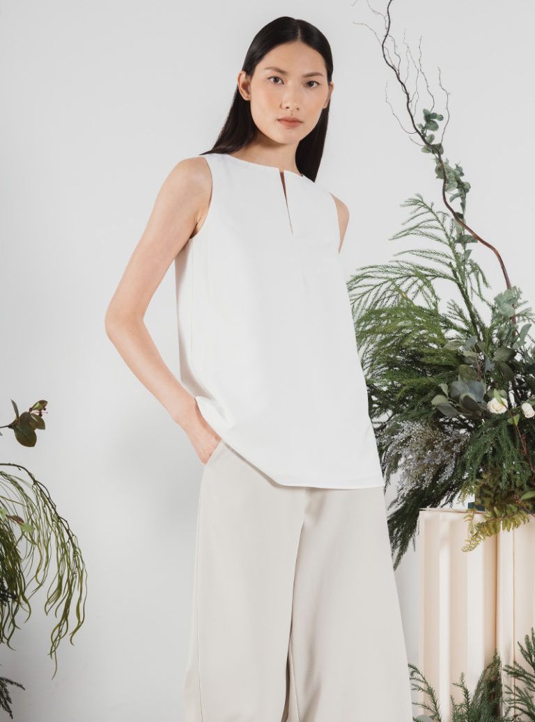 Open-Collar Tunic Top - THE FORM