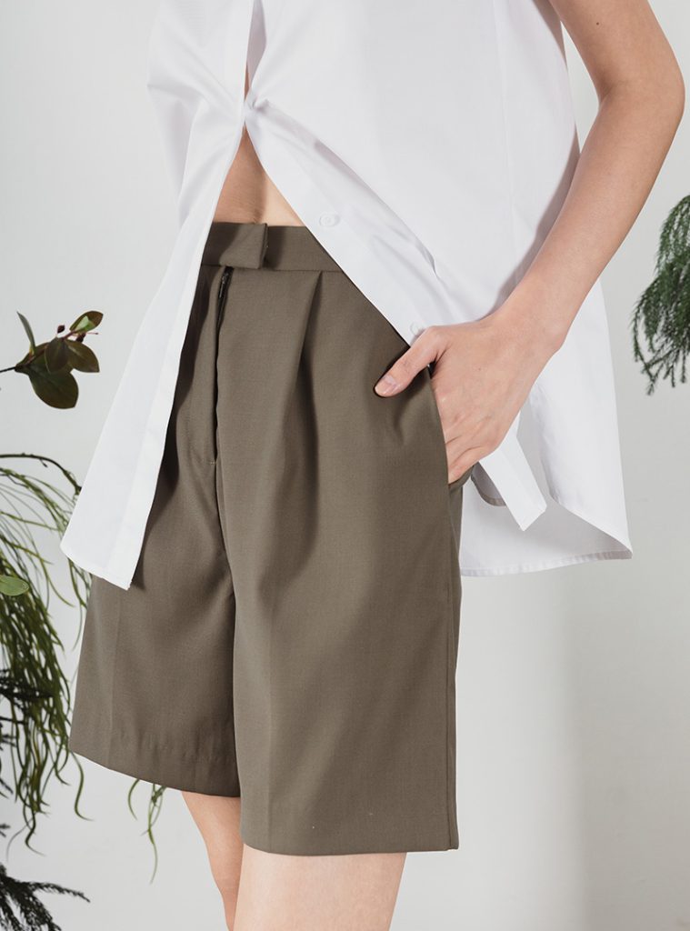 Straight-Cut Shorts - THE FORM