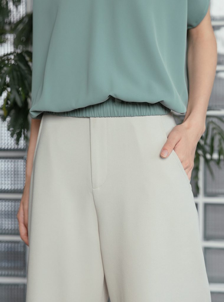 Cropped Top w Elastic Hem - THE FORM