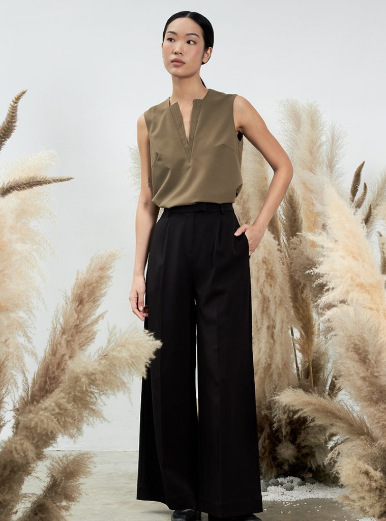 Double V-Neck Top 2.0 - THE FORM