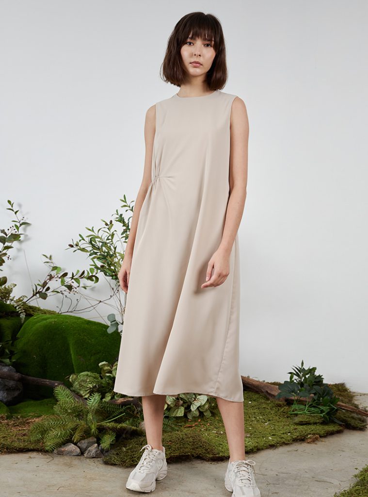 Relaxed Dress w Side Gathers - THE FORM