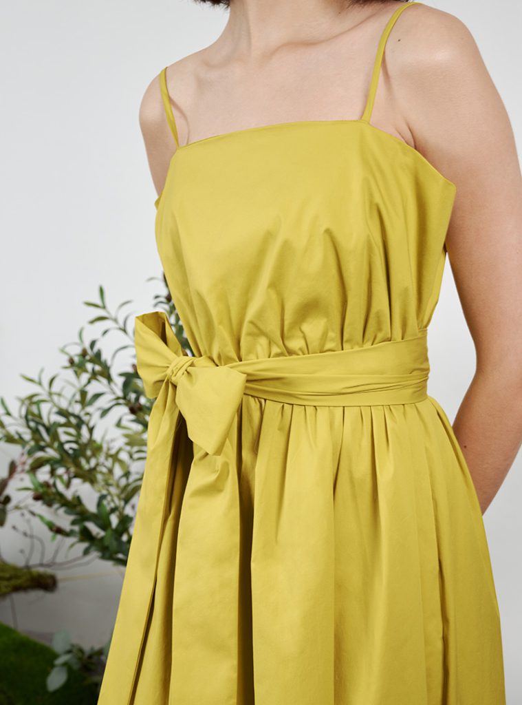 Strapped Dress w Tie-Waist - THE FORM