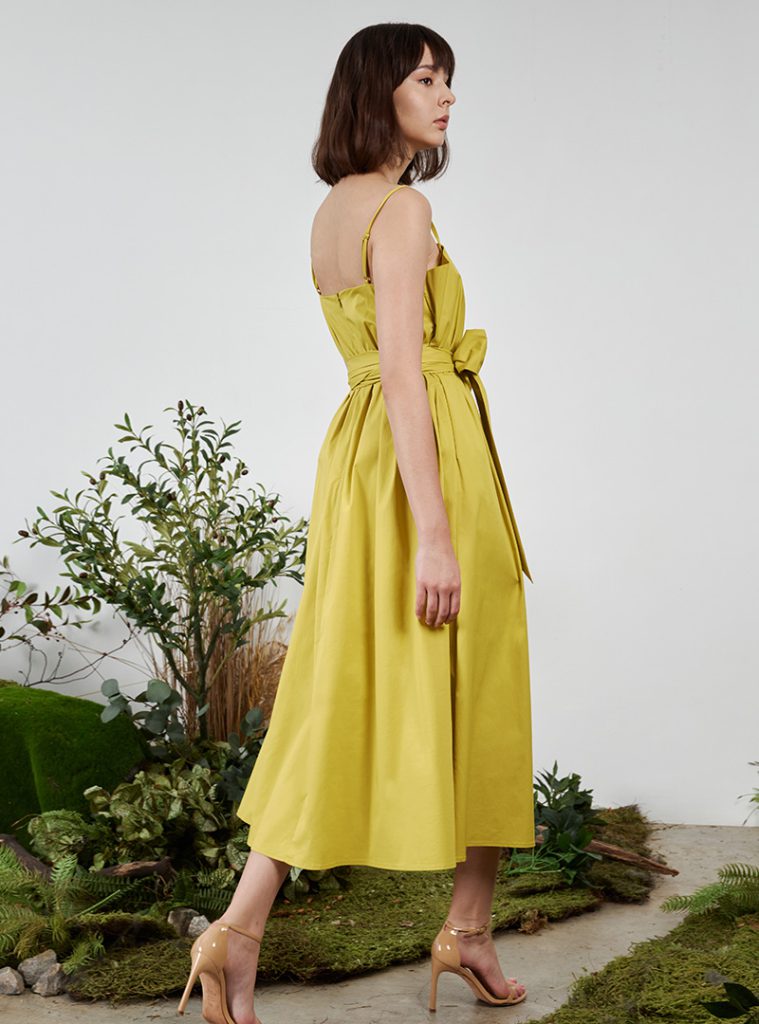 Strapped Dress w Tie-Waist - THE FORM