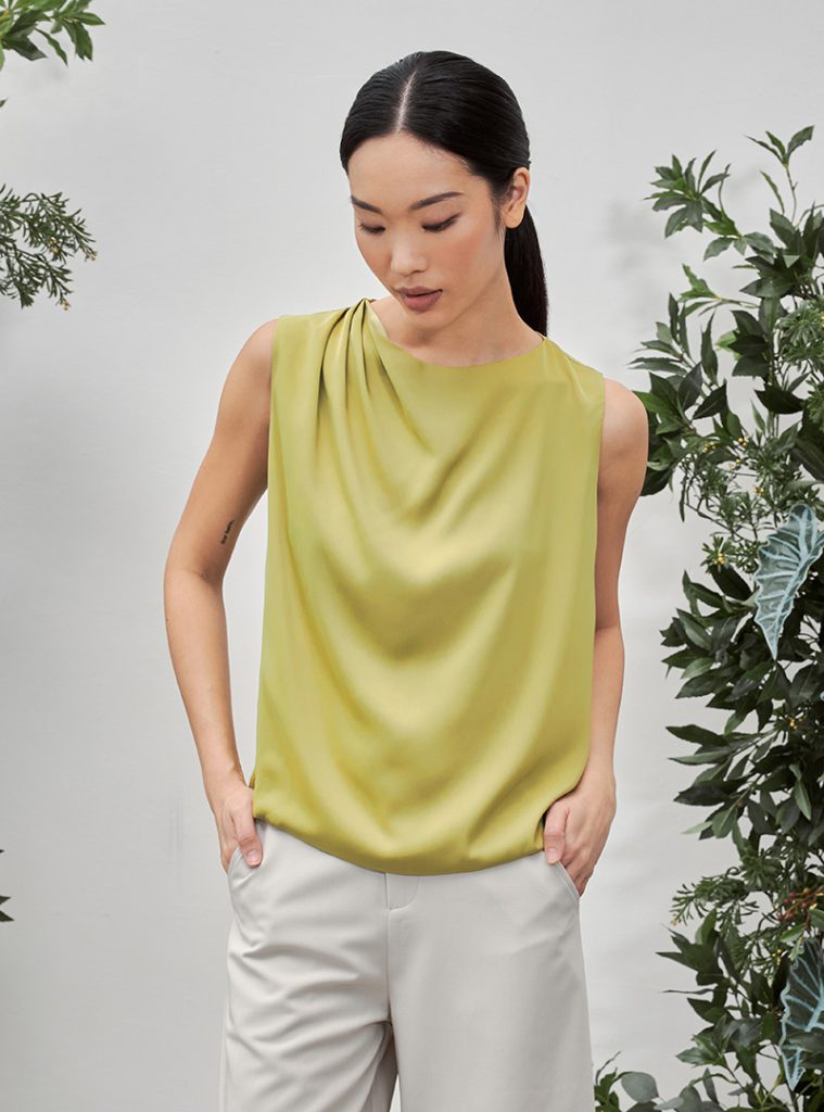 Drape-Neck Top w Pleats (Set B) - THE FORM
