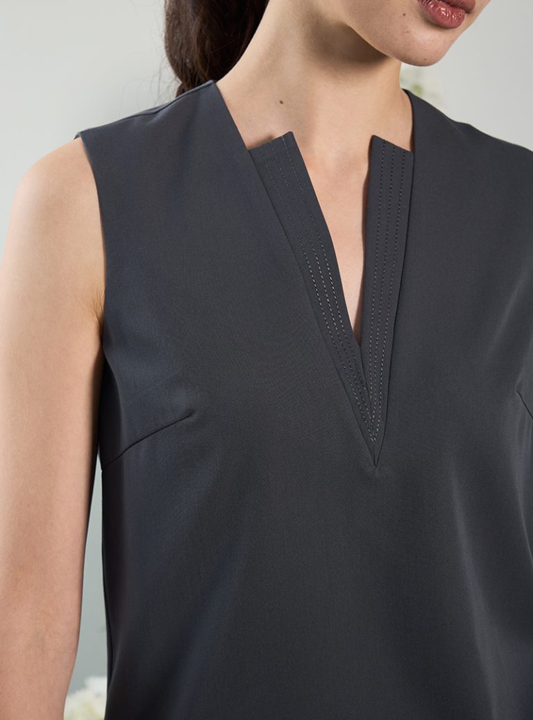 Double V-Neck Top 2.0 - THE FORM